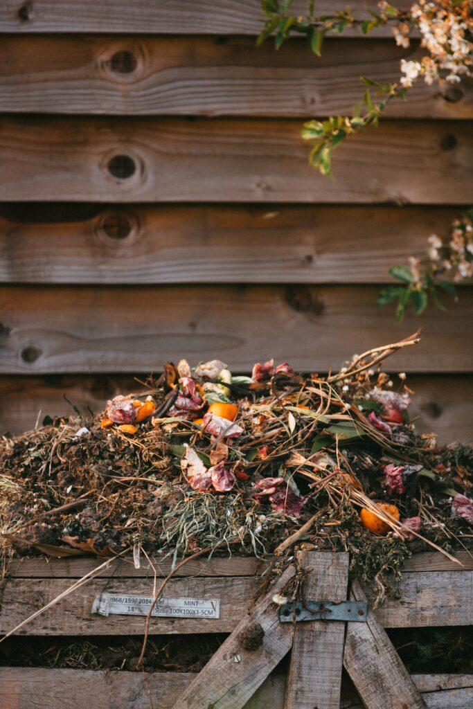 Backyard Composting - Tagawa Gardens
