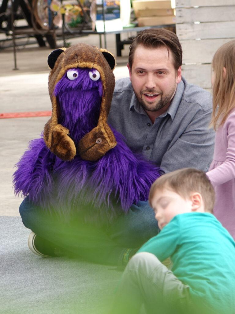 Lil Buds Book Club, Ages 3-5 - with Tom L - Tagawa Gardens